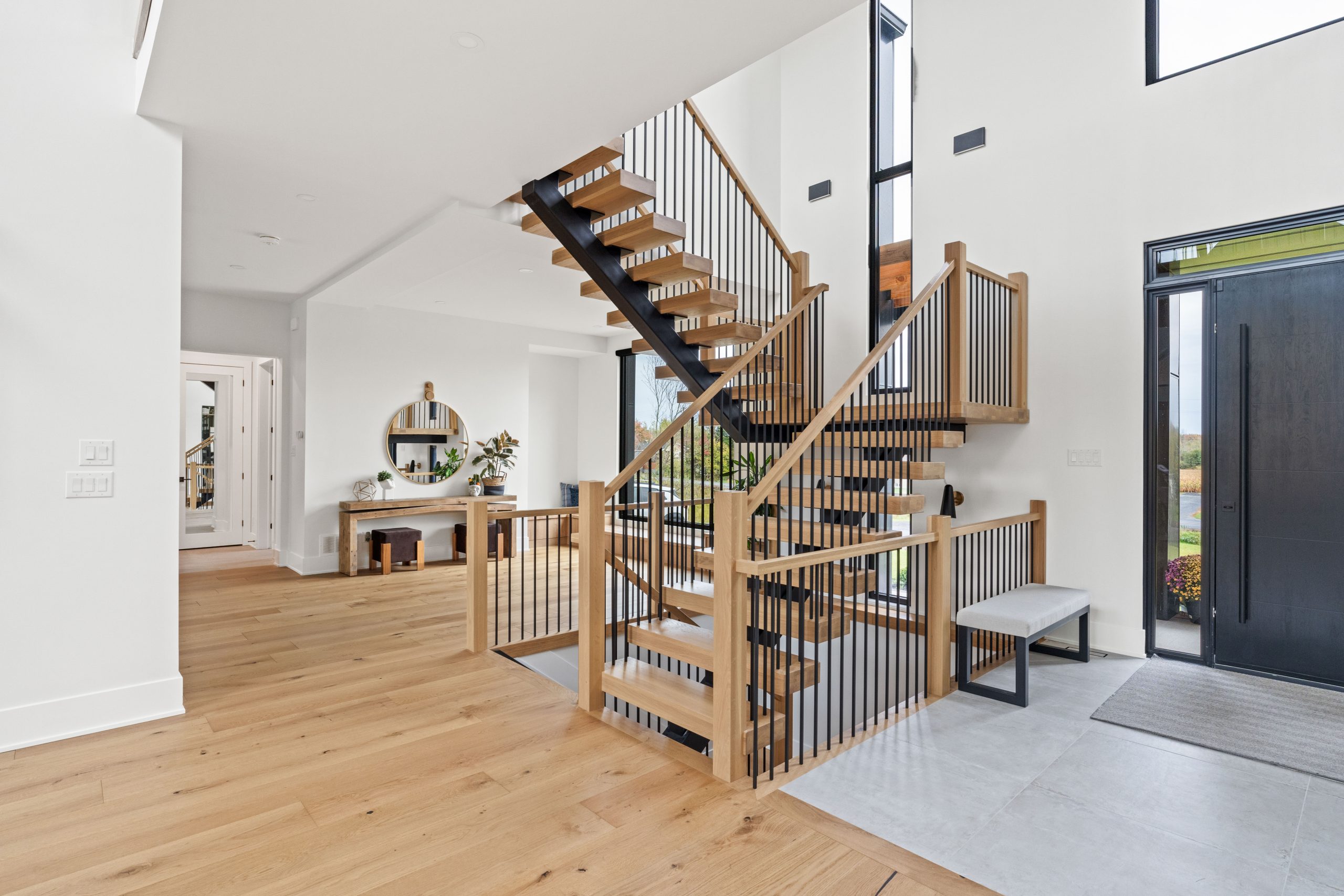 Oak stair - Ottawa Classic Stairs & Bannisters Inc.